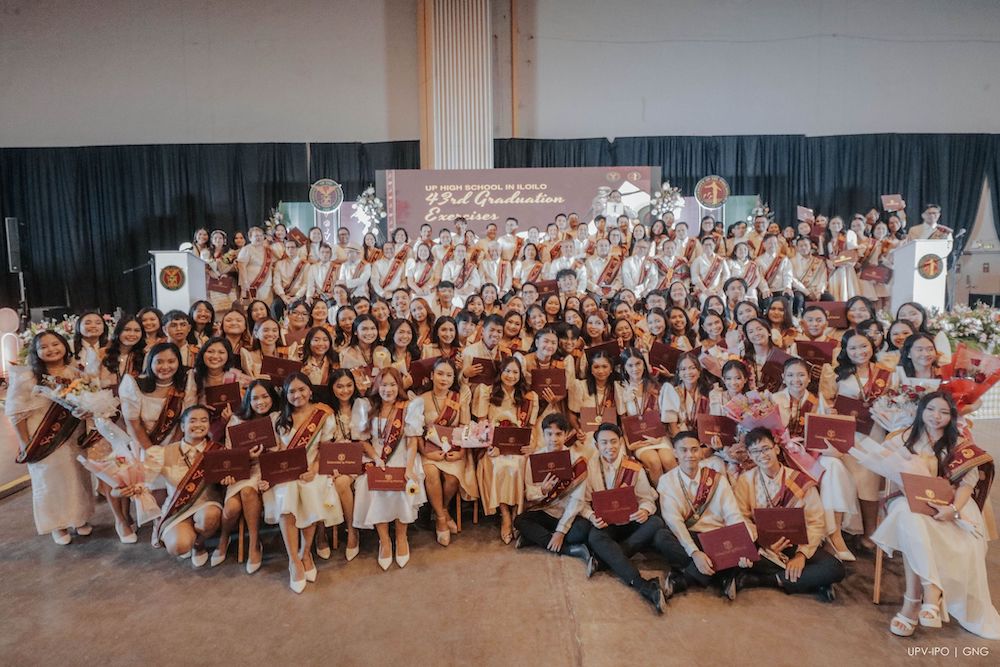 99 graduates don their sablay at UPHSI’s 43rd grad rites