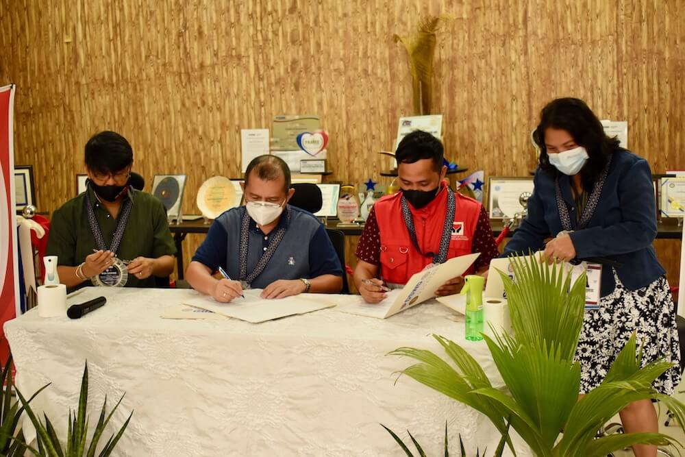 UPV officials ink MOA with DSWD FO VI officers to capacitate LGUs on ...