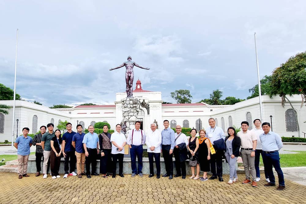 UP President Concepcion fellowships with UP College of law alumni and ...