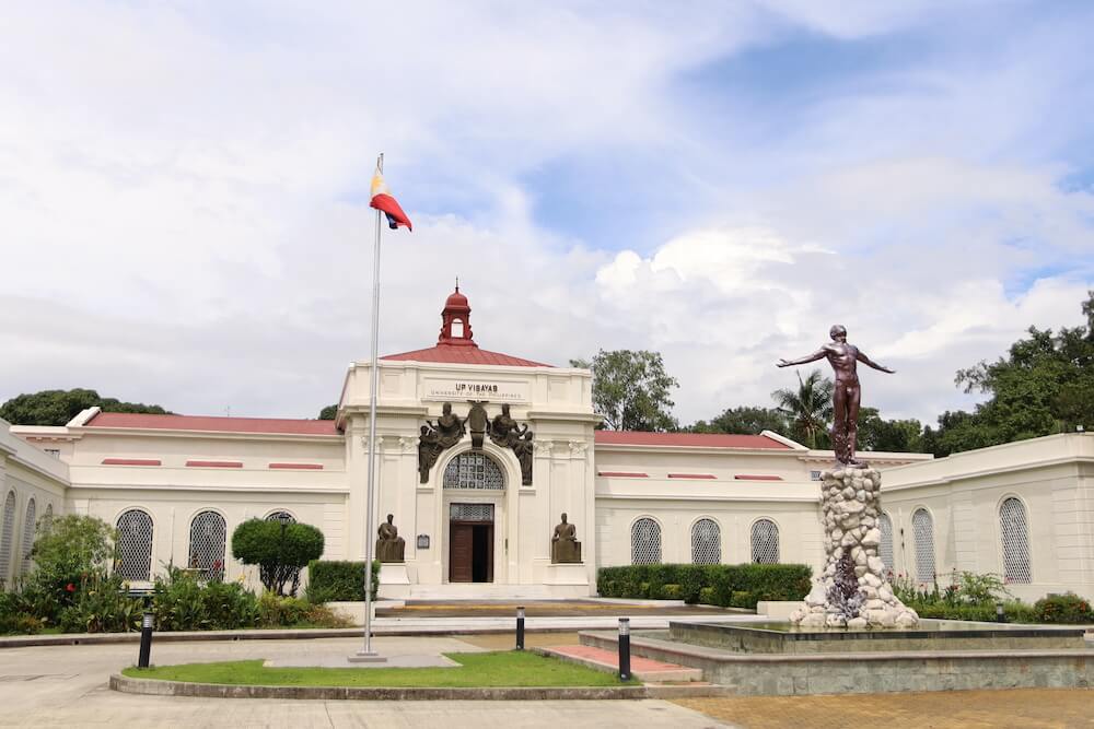 UPAA and Upsilon Sigma Phi Alumni Association to donate computers to UPV